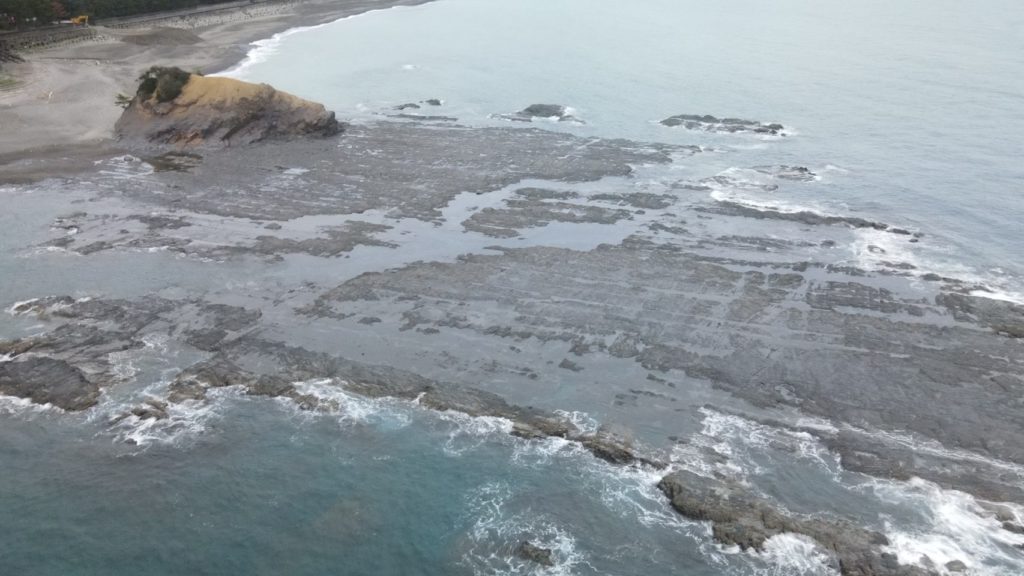 【和歌山県白浜町】『ベアーズロック・道の駅 志原海岸』の海釣りガイド（釣れる魚・駐車場・トイレ）｜和歌山釣りwalker